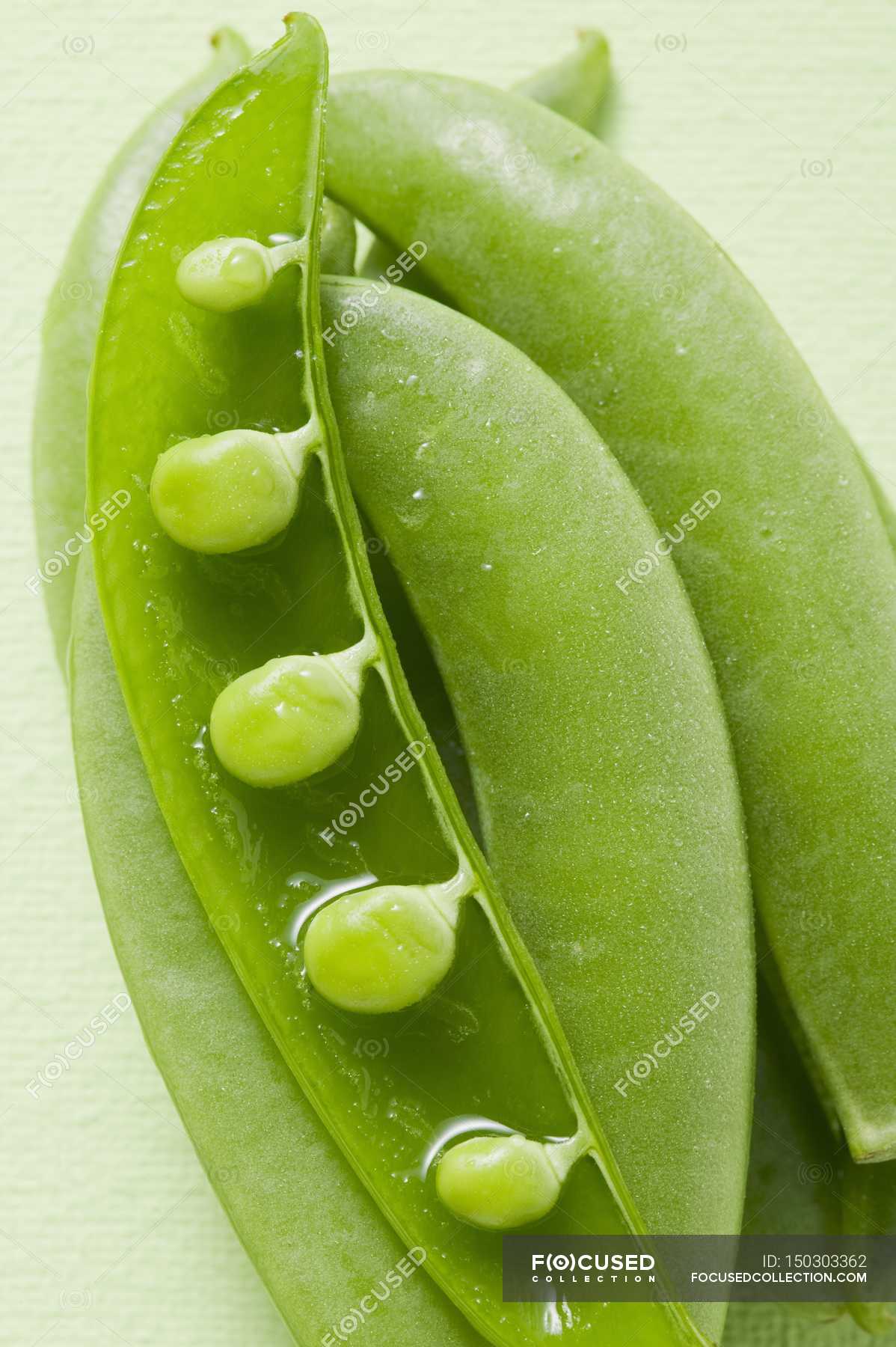 Pea pods with seeds — fresh, vegetable - Stock Photo | #150303362