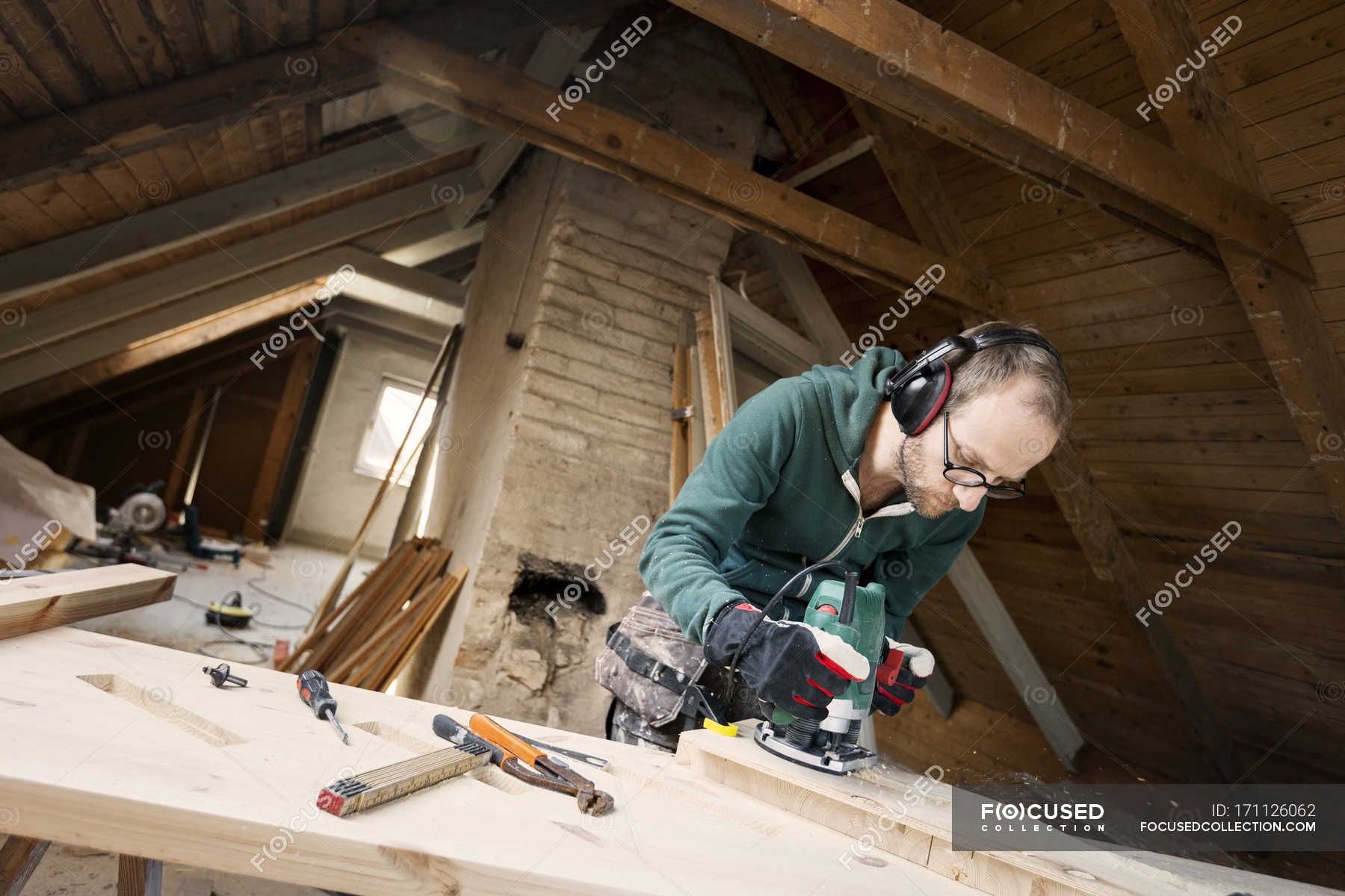 Man using power tool — working, improvement - Stock Photo | #171126062
