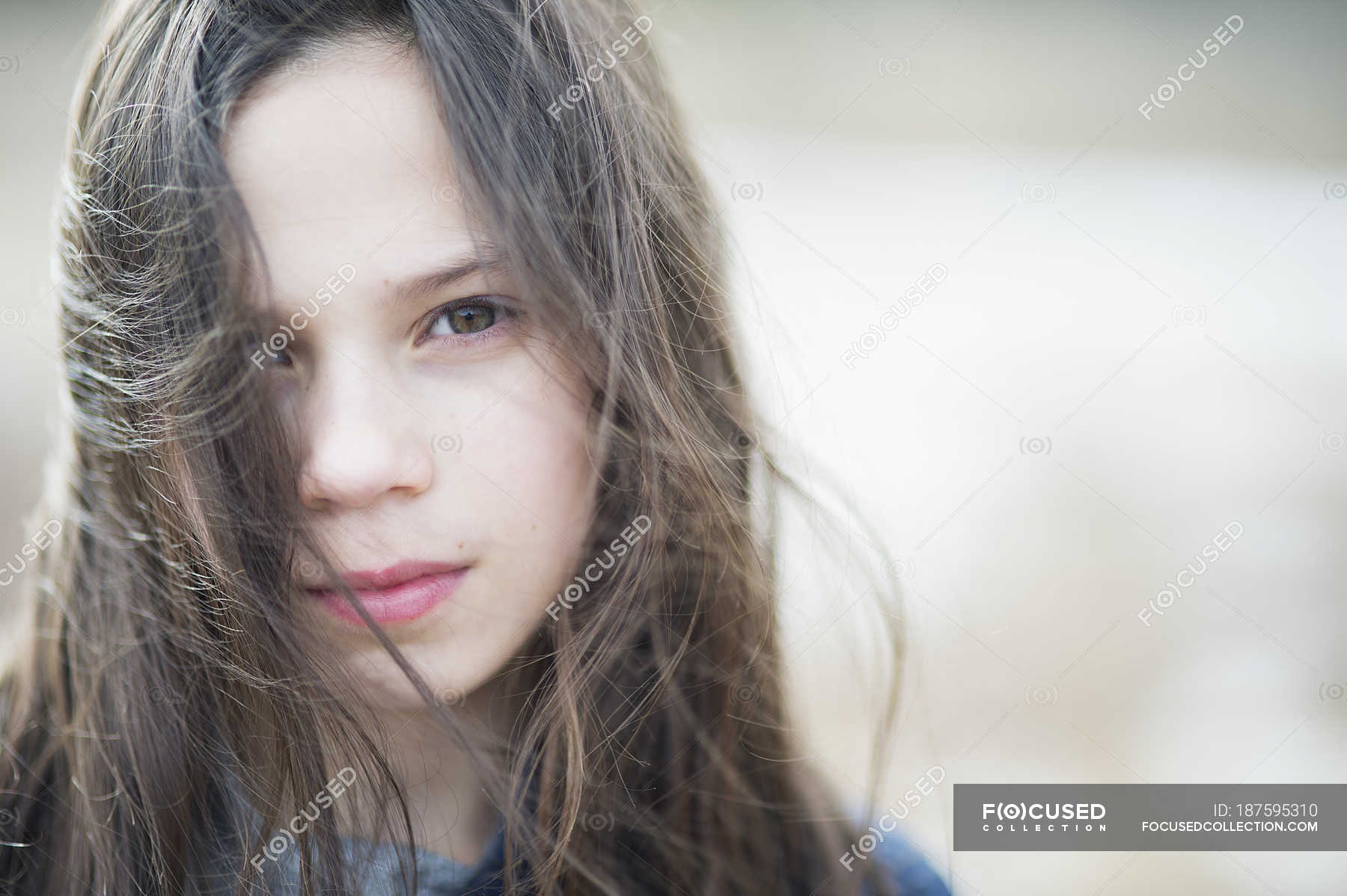 Portrait Of Girl With Messy Brown Hair Selective Focus — Focus On Foreground Tousled Hair