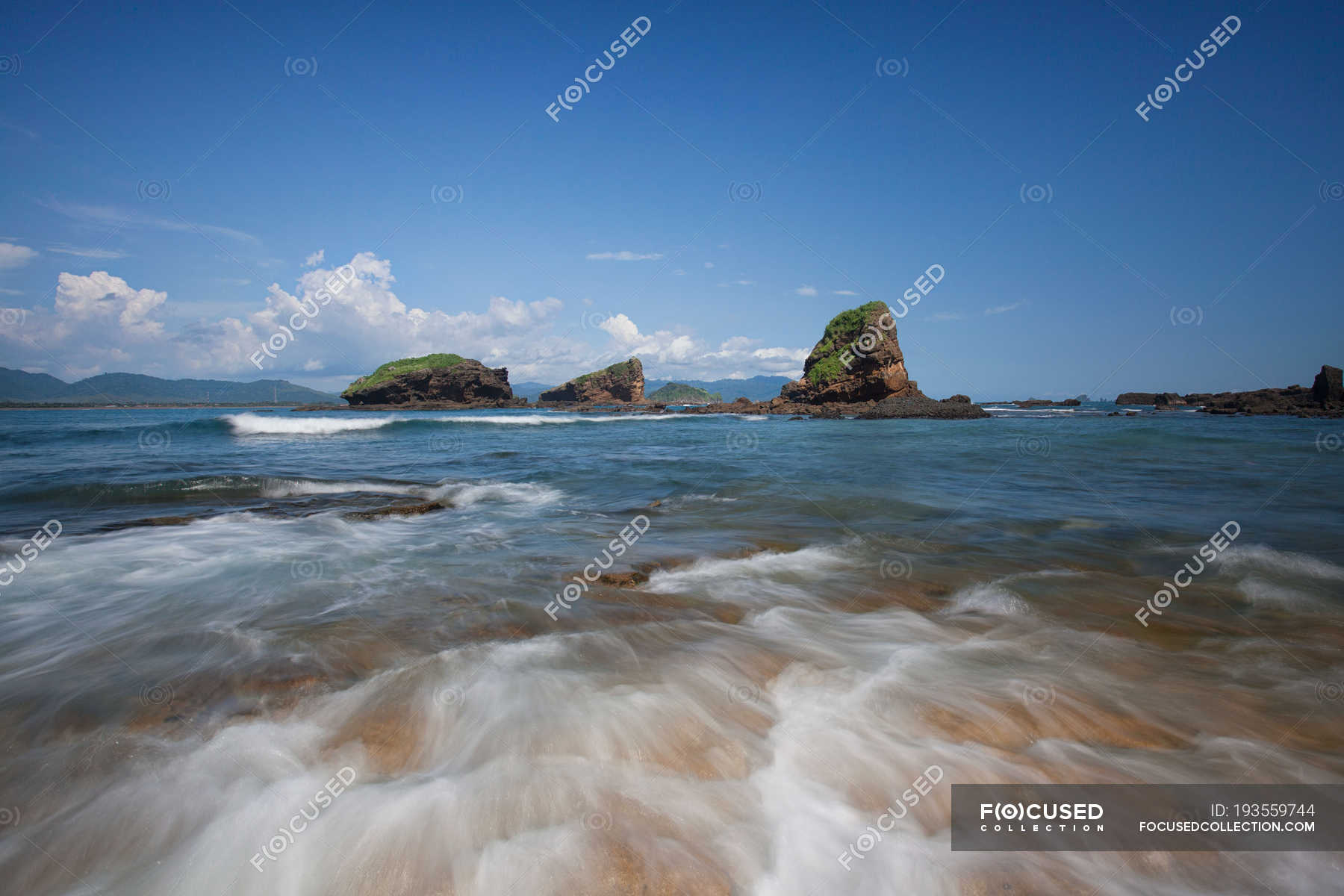 Scenic view of Papuma beach, Jember, East Java, Indonesia — beauty in ...